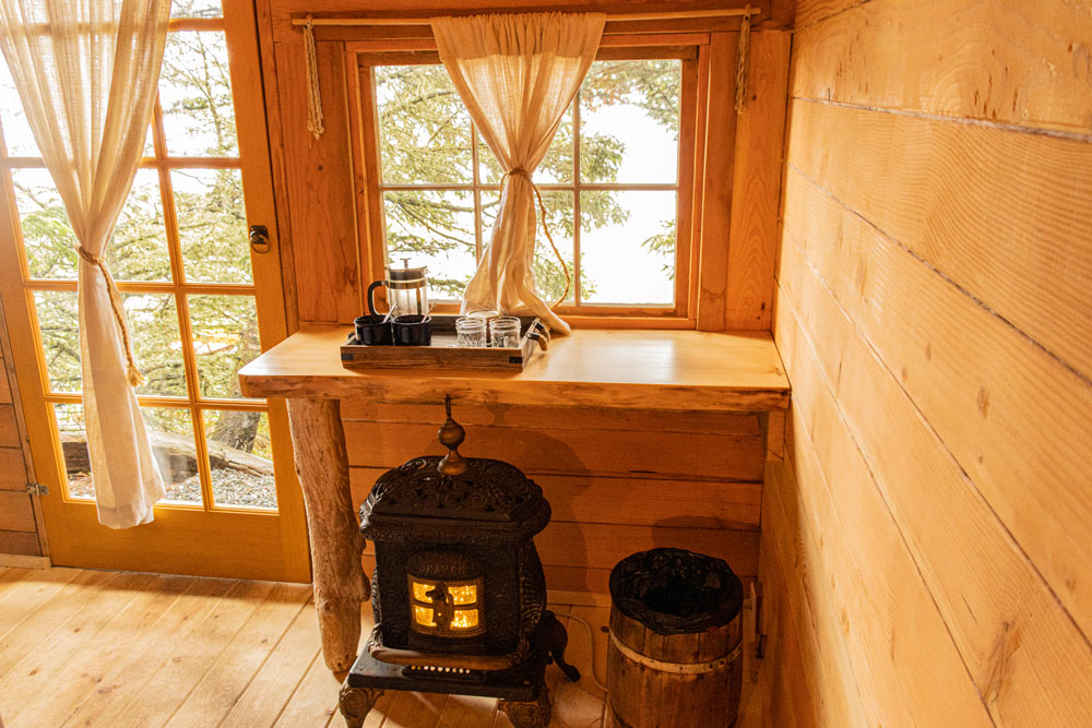 Beachcomber Cabin - Between Beaches Alaska